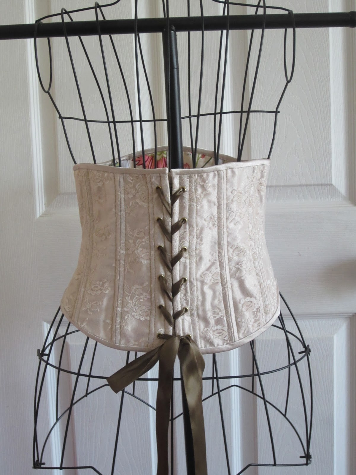 Seams Sew Retro: Ooh La La: Some Retro Sewing