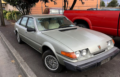 OLD PARKED CARS.: 1980 Rover SD1 3500.
