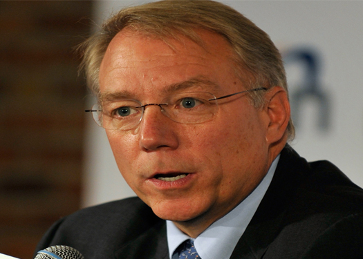 Phillies hire longtime MLB executive Andy MacPhail as team president ...
