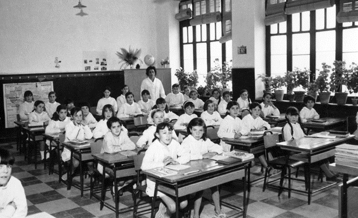 Yo fuí a EGB .Los años 60's y 70's.En el colegio...aulas,uniformes y ...