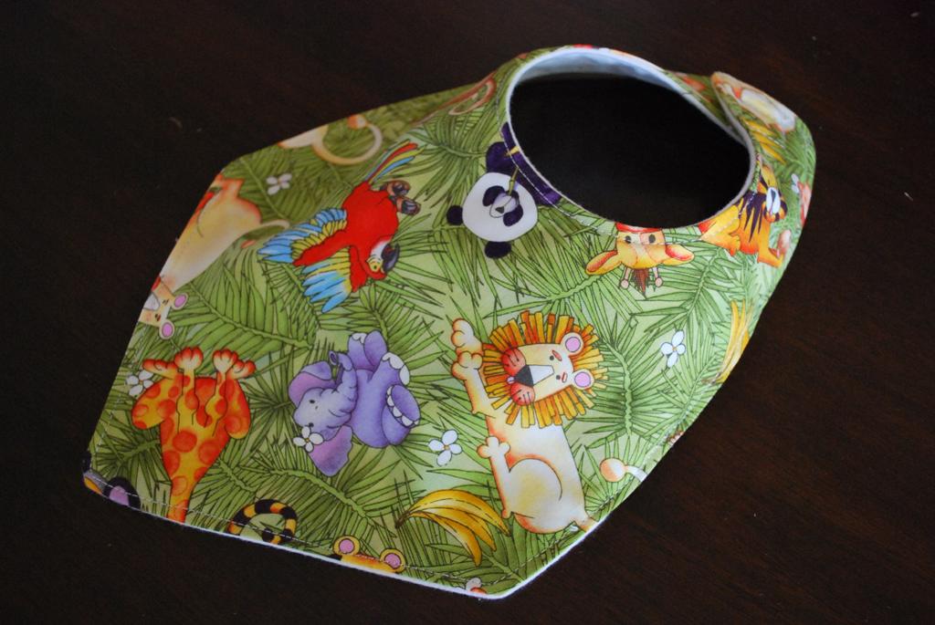 Kanga Creative: Simple Baby Bib Tutorial