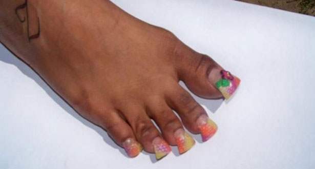 Toxylicious: New nail trend - Duck Feet nails