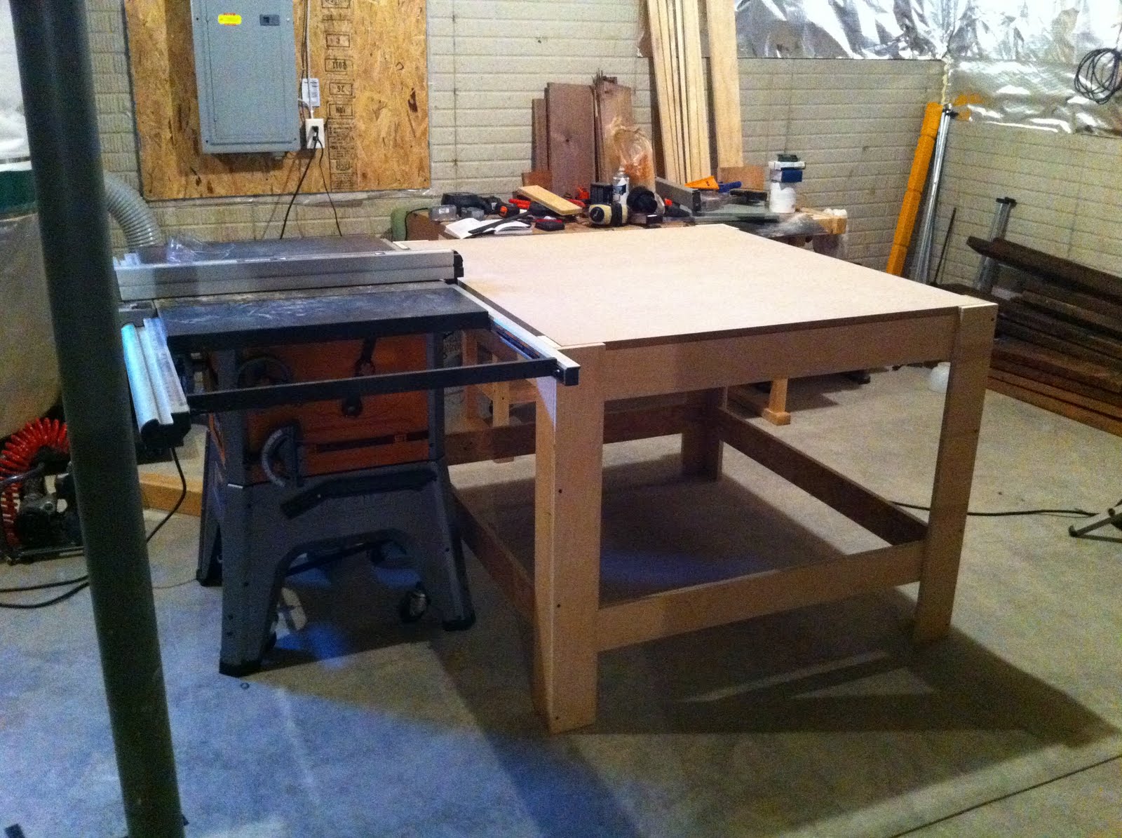 Chad's Workshop: Out feed table