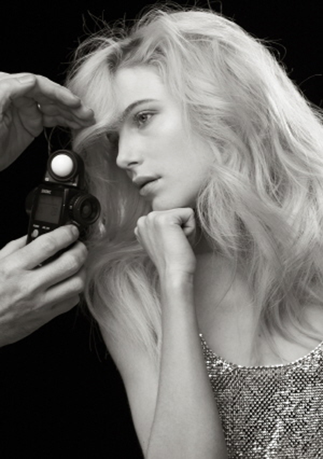 Double Mode: INTRODUCING... DREE HEMINGWAY