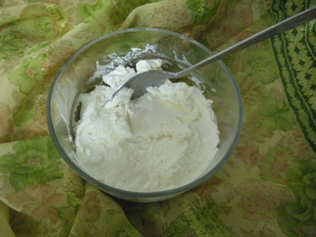 The Art of Uzbek Cuisine: How to make "Suzma"