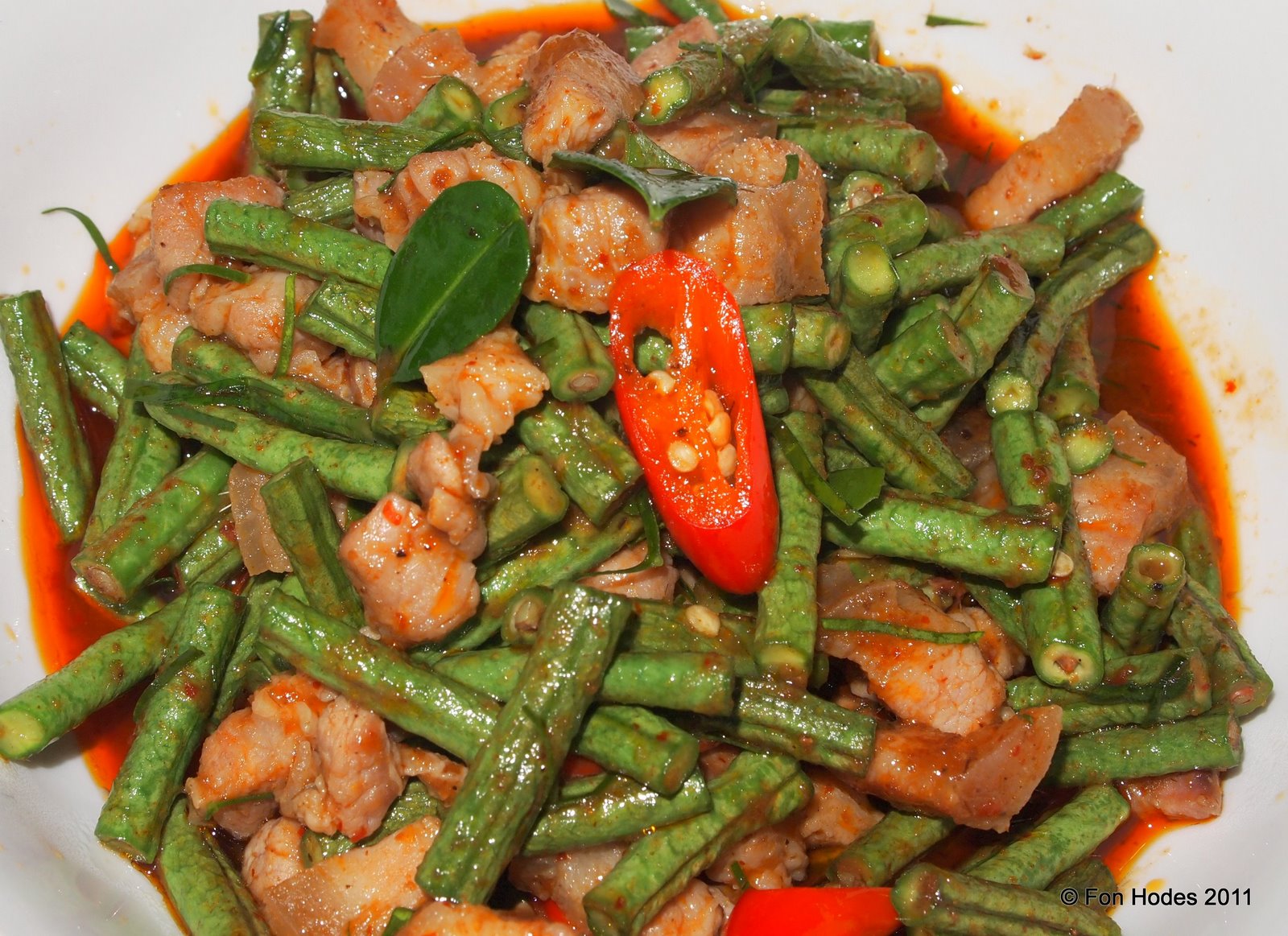 Fon's Kitchen: Stir fried snake beans and pork belly with red curry ...