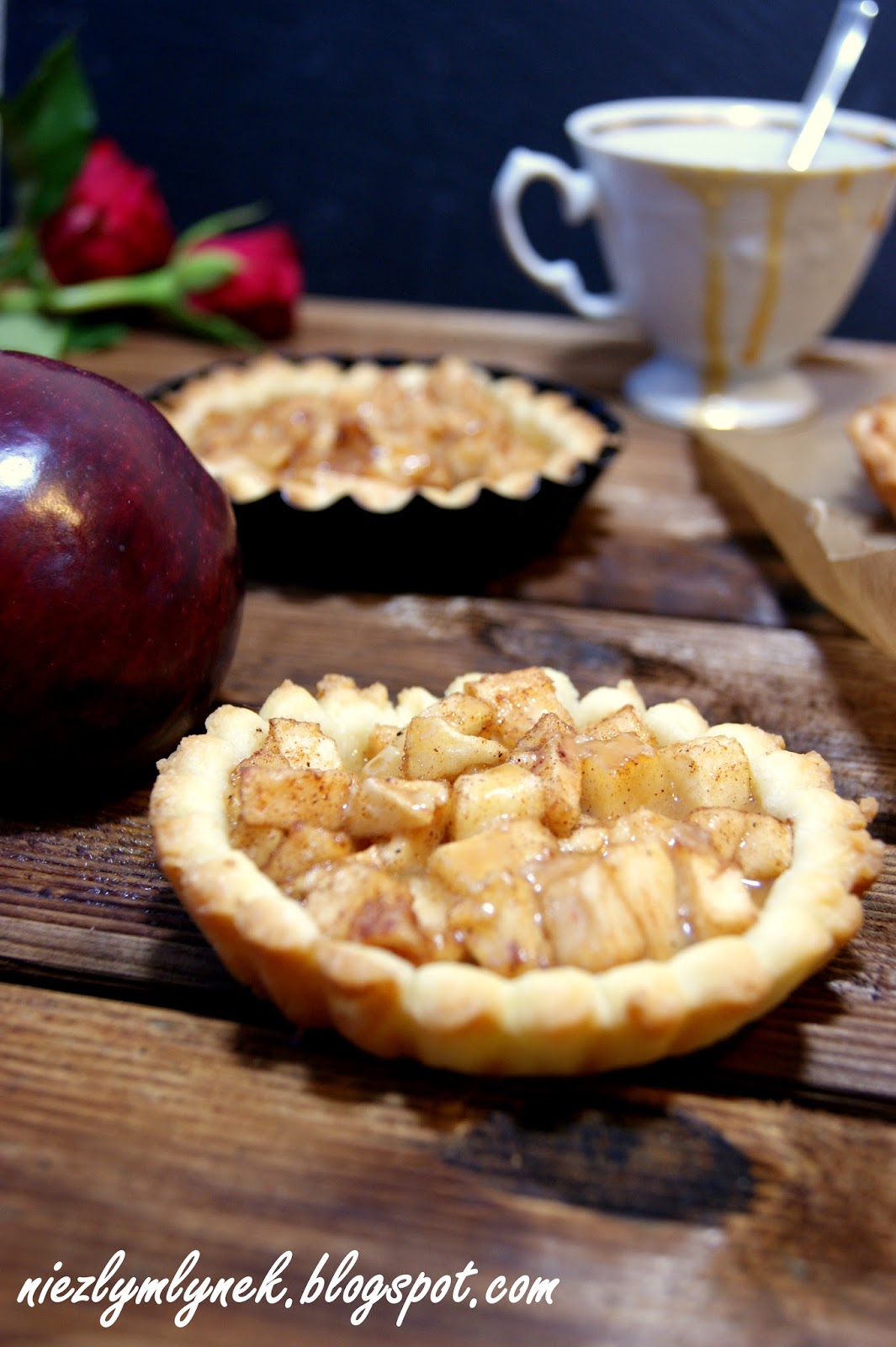 Mini tarty jabłkowe z karmelem