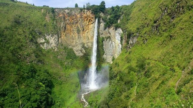 Anak Kampong: The RAINBOW at Si Piso-Piso Waterfall "The Highest ...