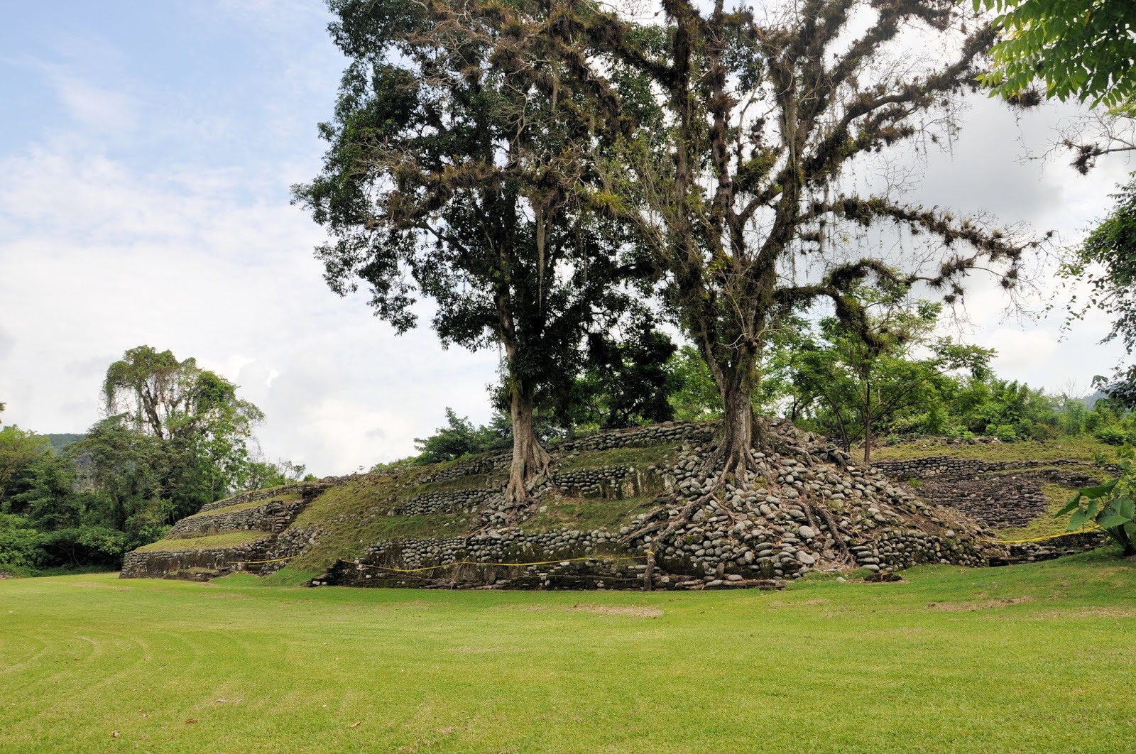 Unique Wallpaper: Zona Arqueológica "El Cuajilote" - Pirámides ...