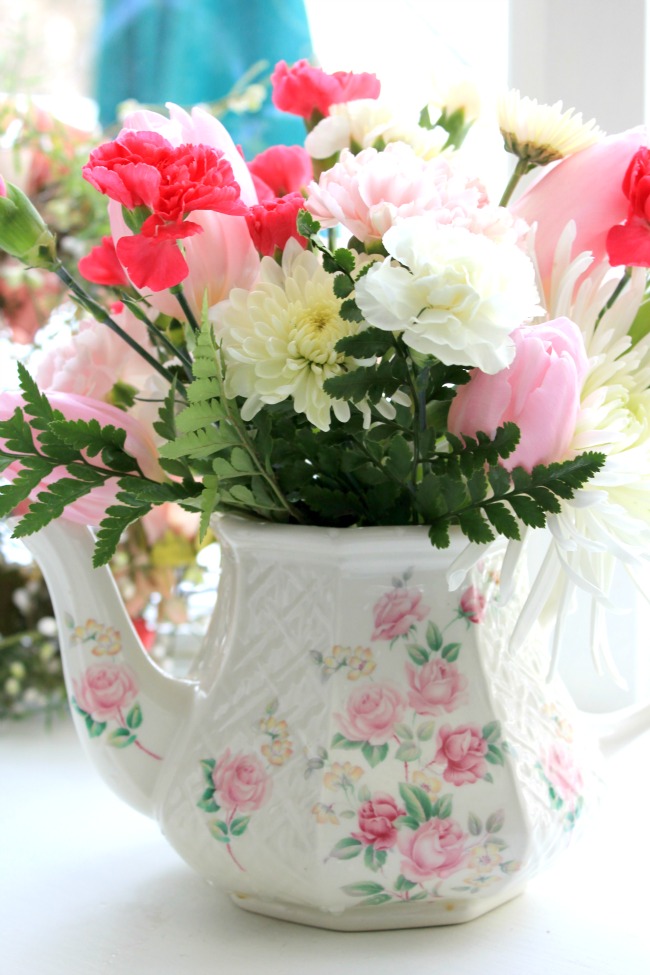 How to Re-arrange a Bad Flower Arrangement - Crafts a la mode