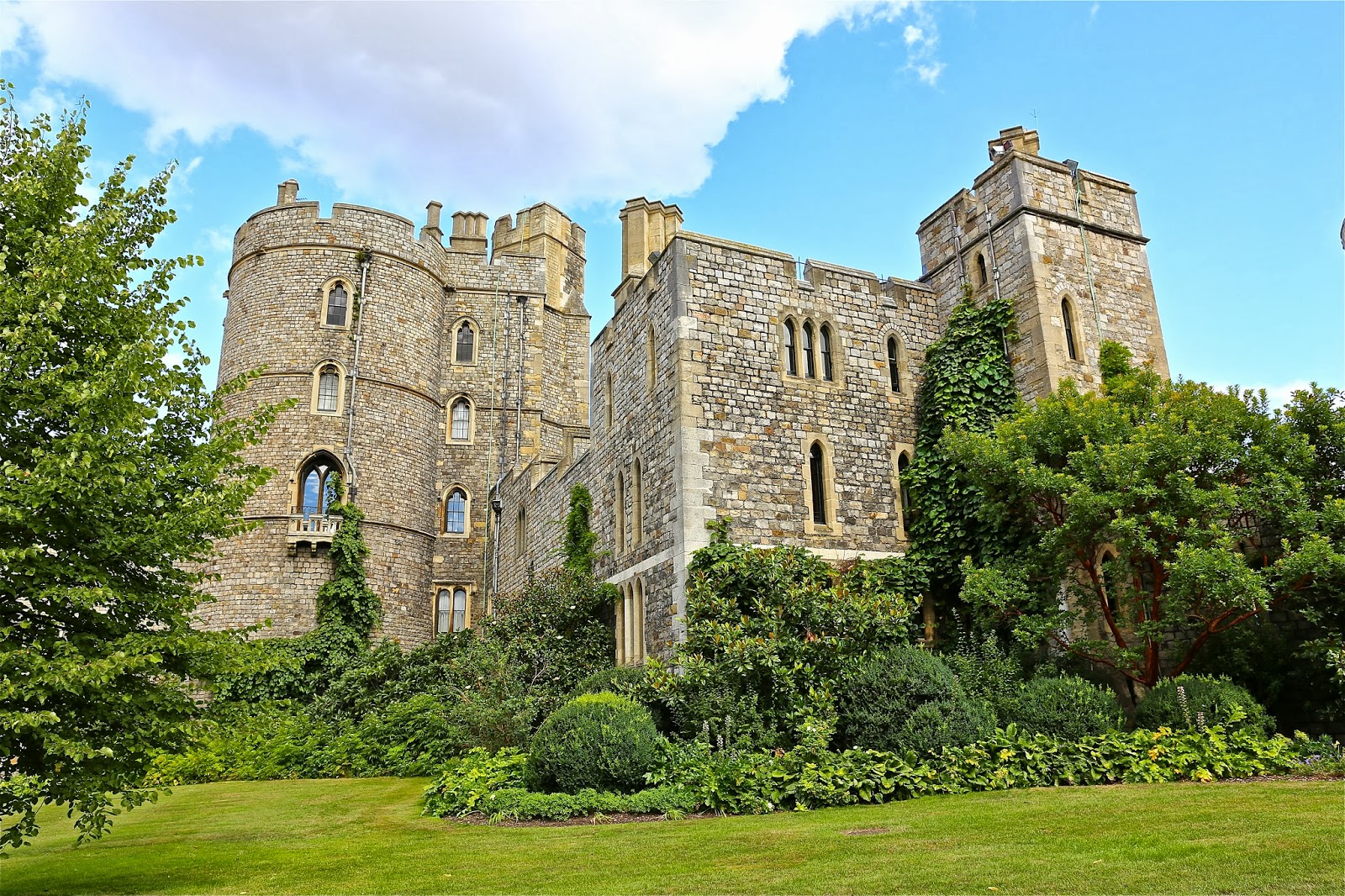 Sweet Southern Days: Visiting Kew Gardens ~ Windsor Castle ~ Tea At Harrods