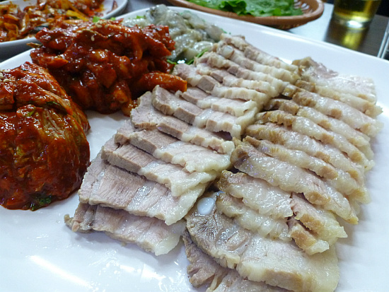 A Walk to Remember: 종로 굴보쌈 Jongno Gul-bossam