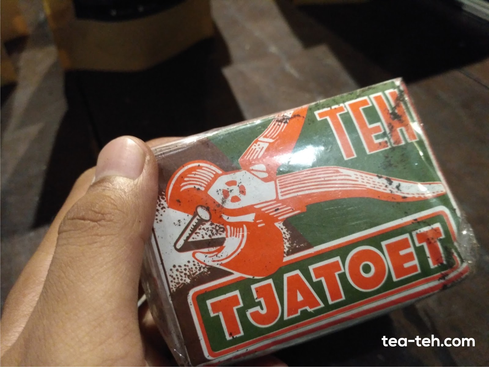 Teh Tjatoet Kuning dan Hijau Ciri Khas Angkringan Yogyakarta - Tea Teh