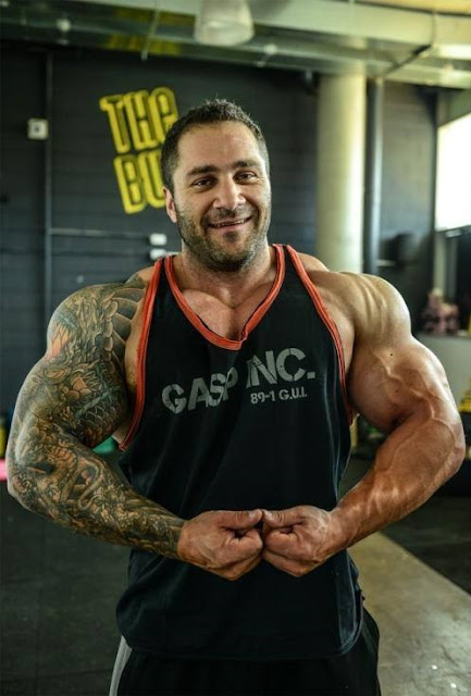 Muscle Lover: Aussie IFBB Pro bodybuilder Luke Schembri (2)