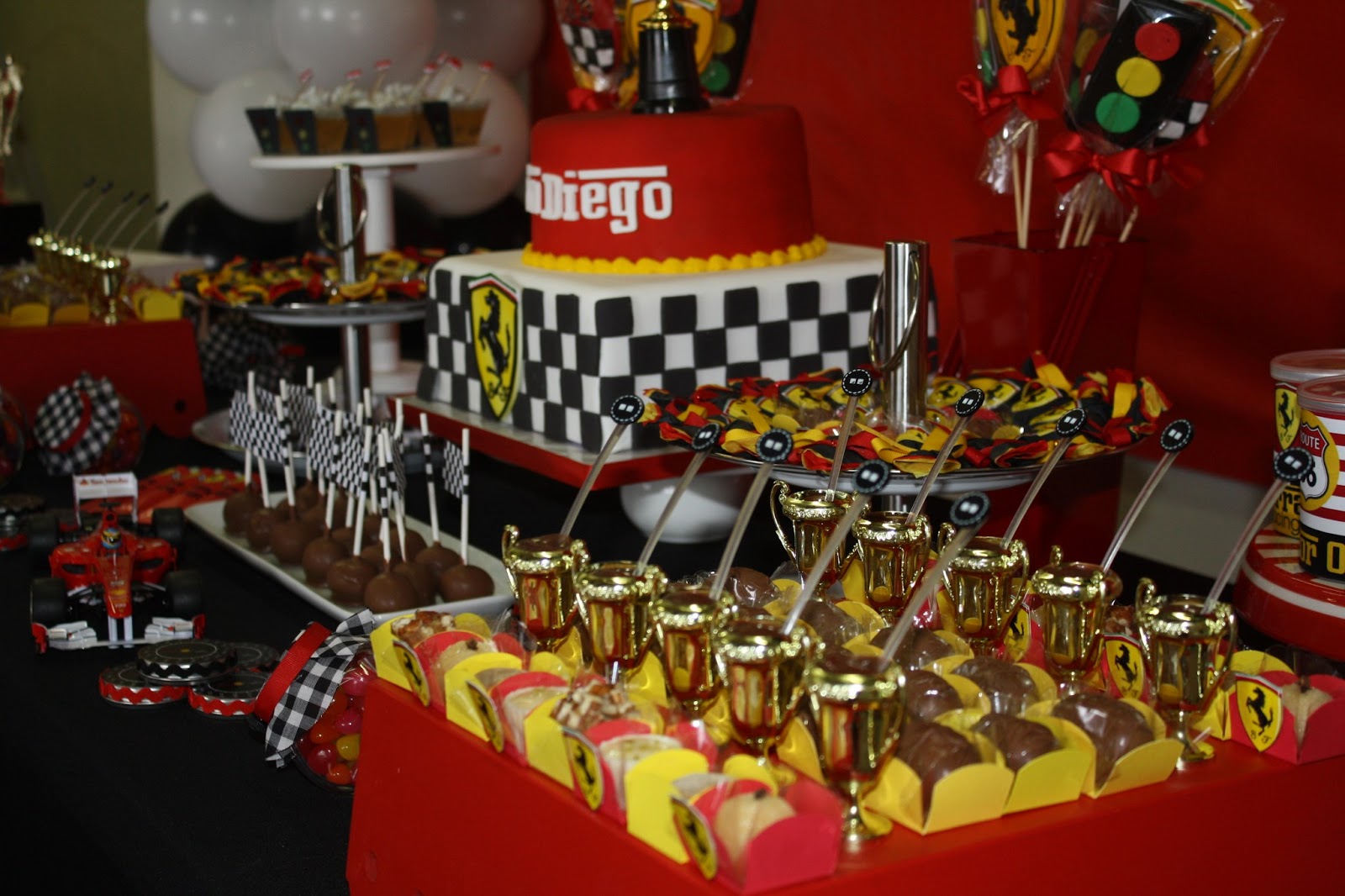 Acuarela: Fiesta Ferrari (Festa Ferrari)