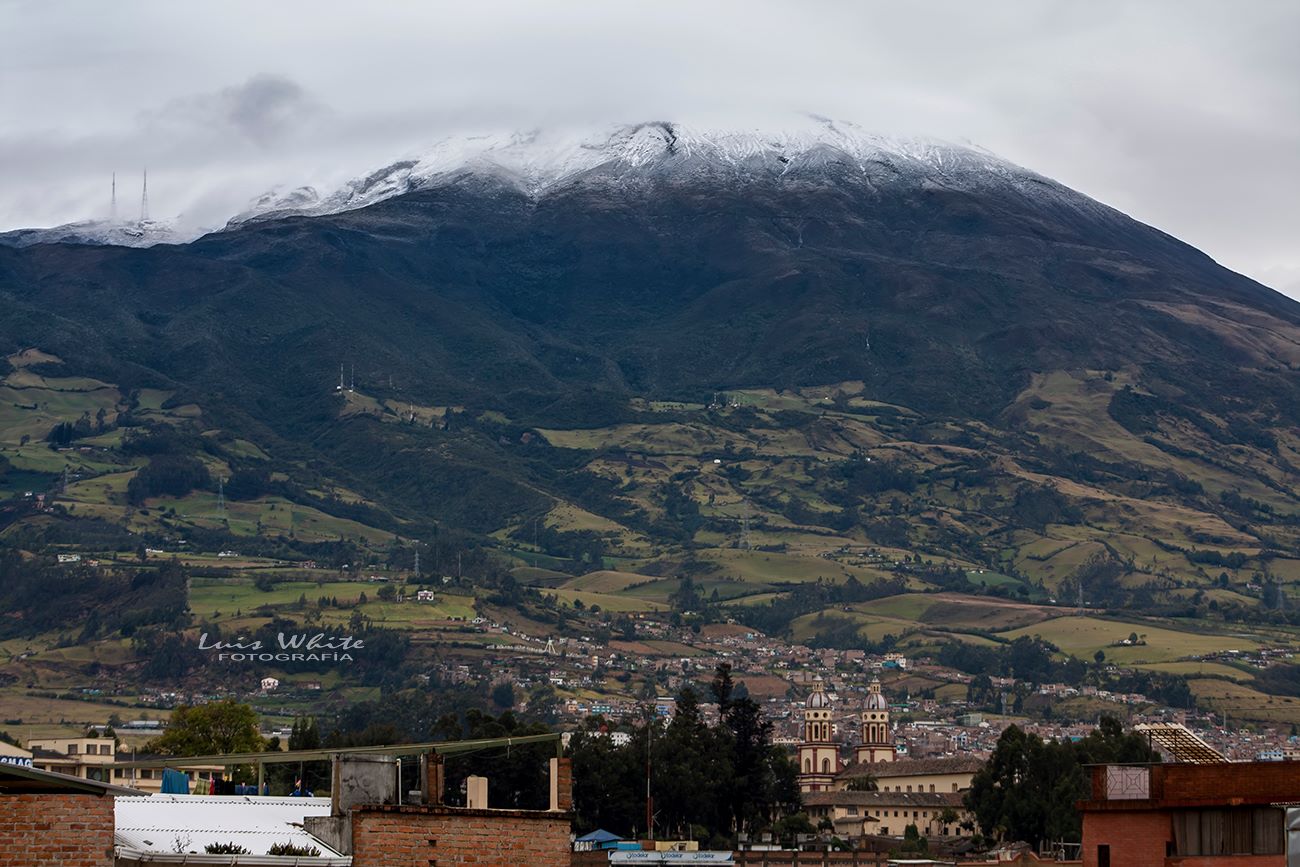 El volcán Galeras amaneció nevado - INFORMATIVO DEL GUAICO