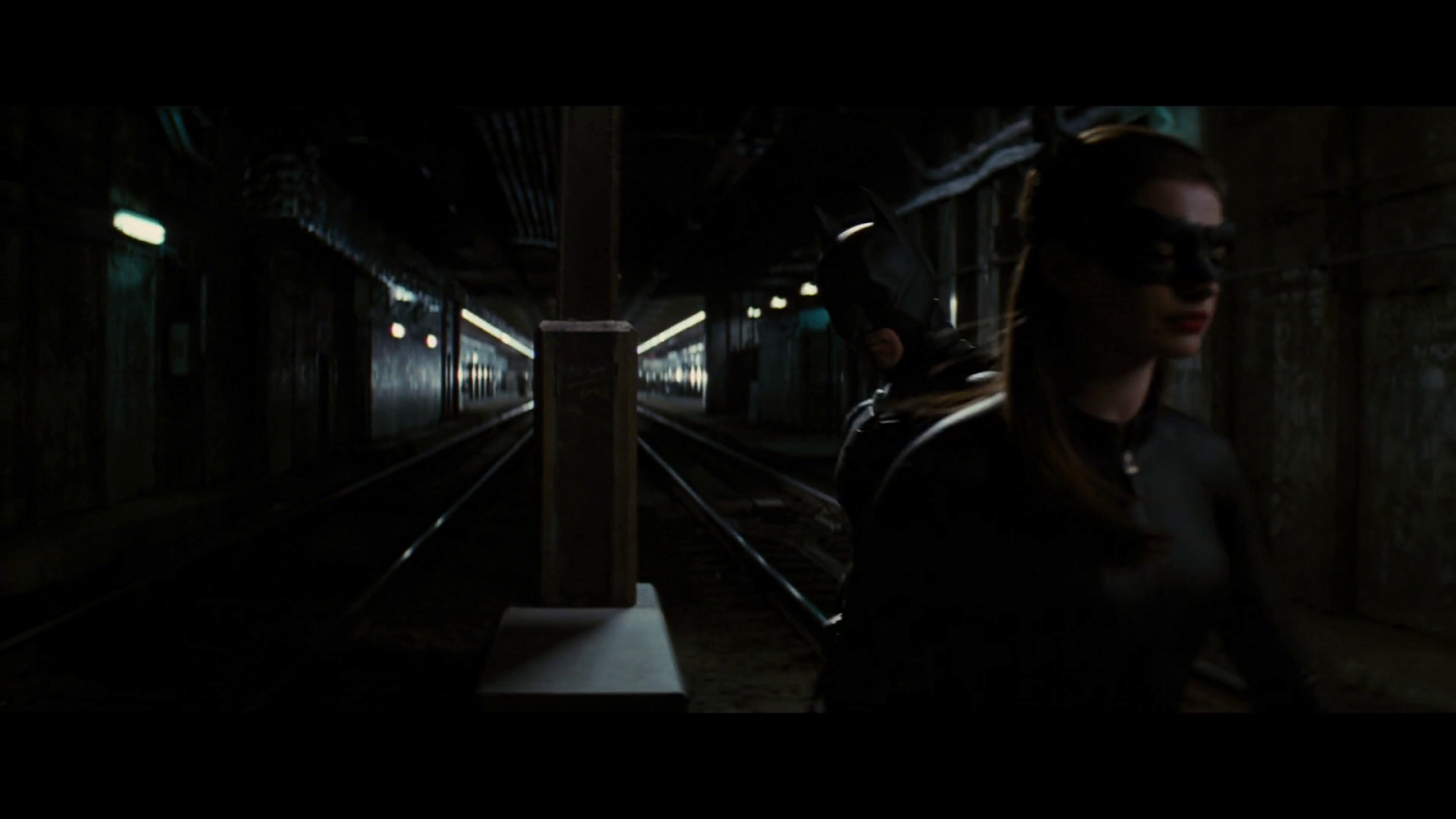Leather Beauty: Screencaps Post-The Dark Knight Rises-Part 1