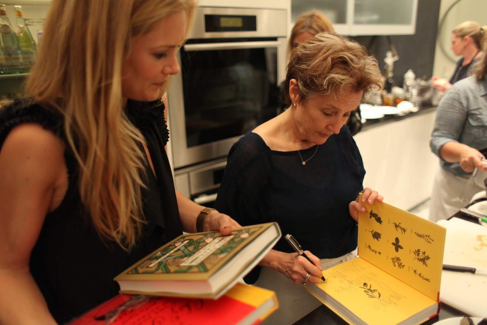 Holiday Hostess Gift – Annie Campbell