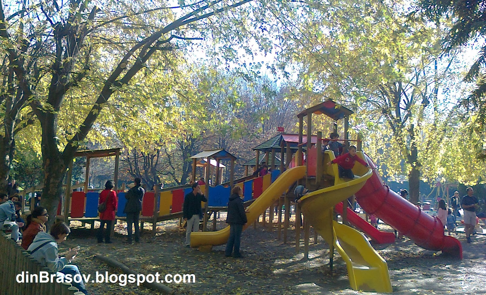 din Brasov: Toamna prin parcul central [poze]