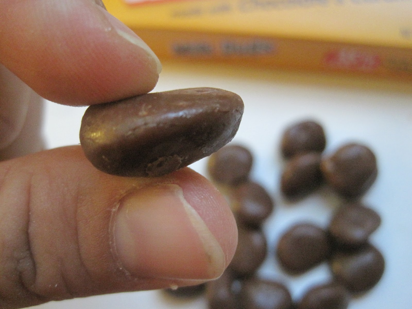 Walking The Candy Aisle: Milk Duds review