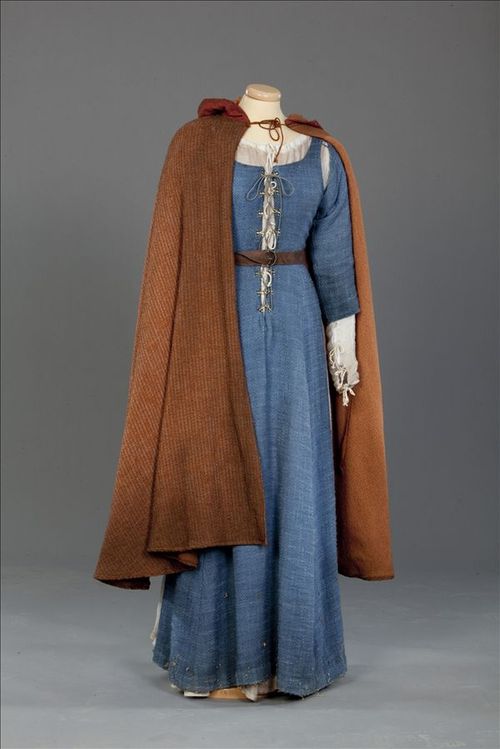 Crinolines et Cie : Robes Médiévales