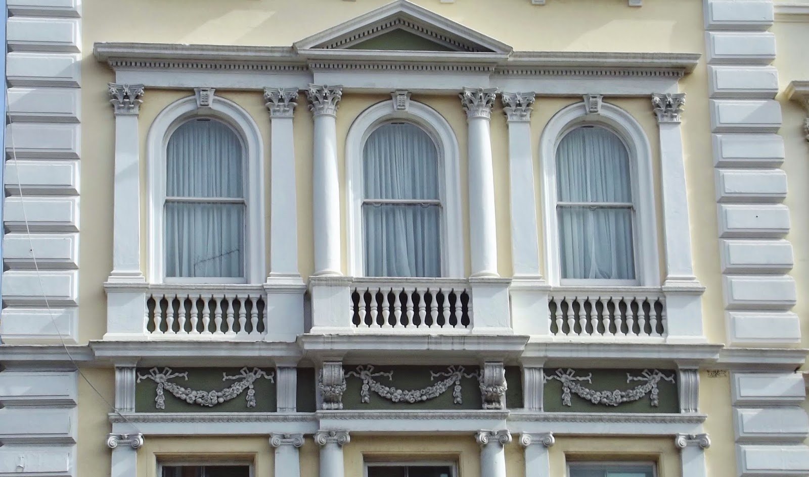 It's an Expert's Life!: Romanesque Window - Picture of the week 27 ...