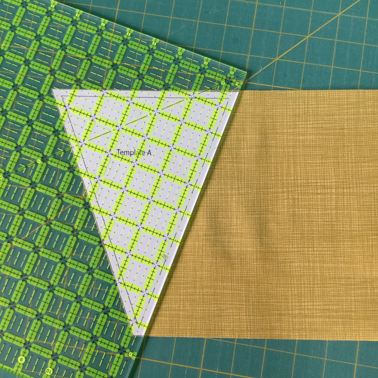 Mack and Mabel: Triangle Baby Quilt Free Pattern