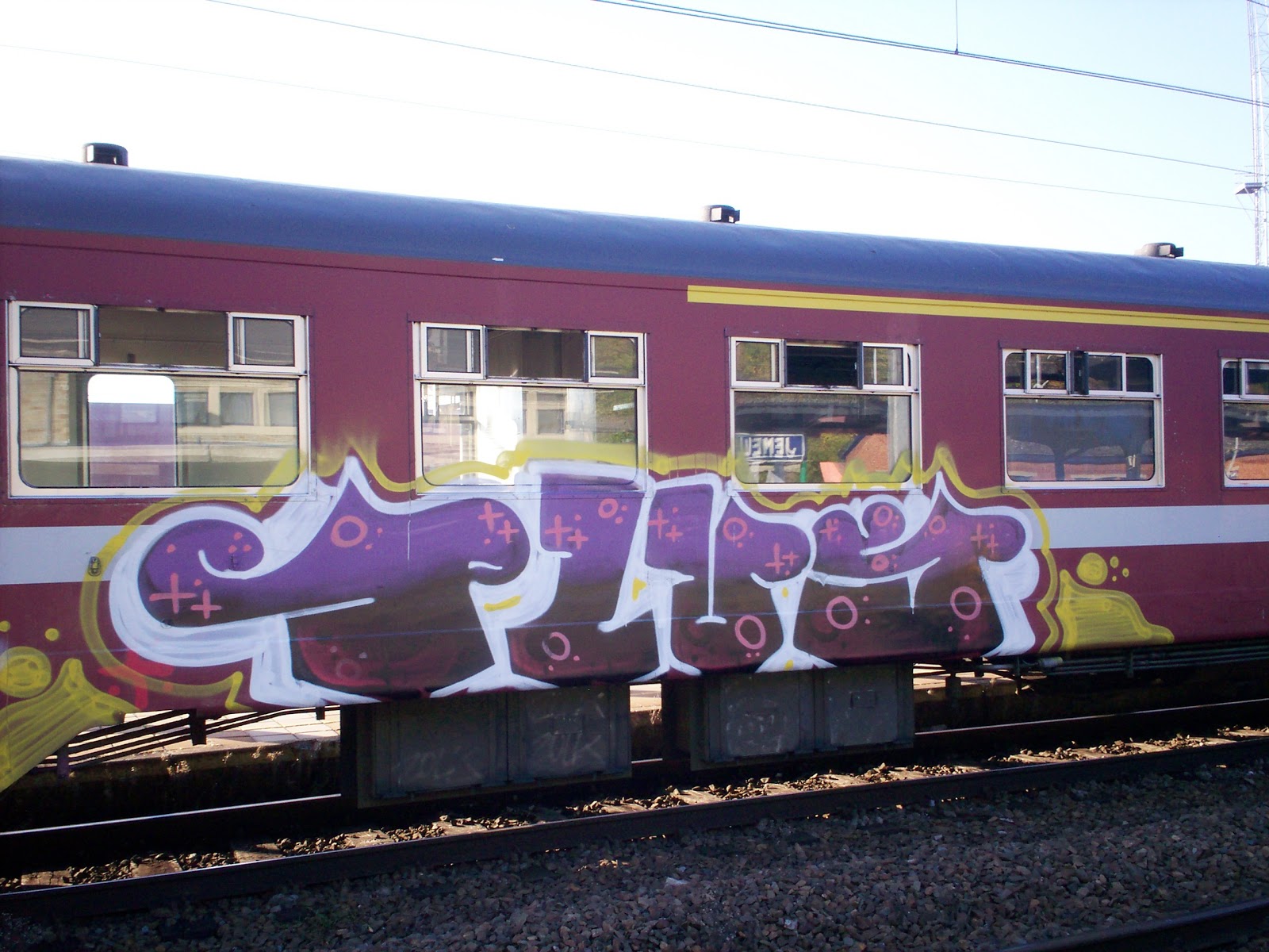 PLUS Art on Train