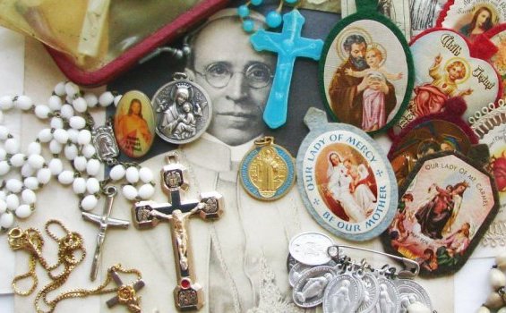 Gema Liturgi: Menyelaraskan Devosi dengan Liturgi