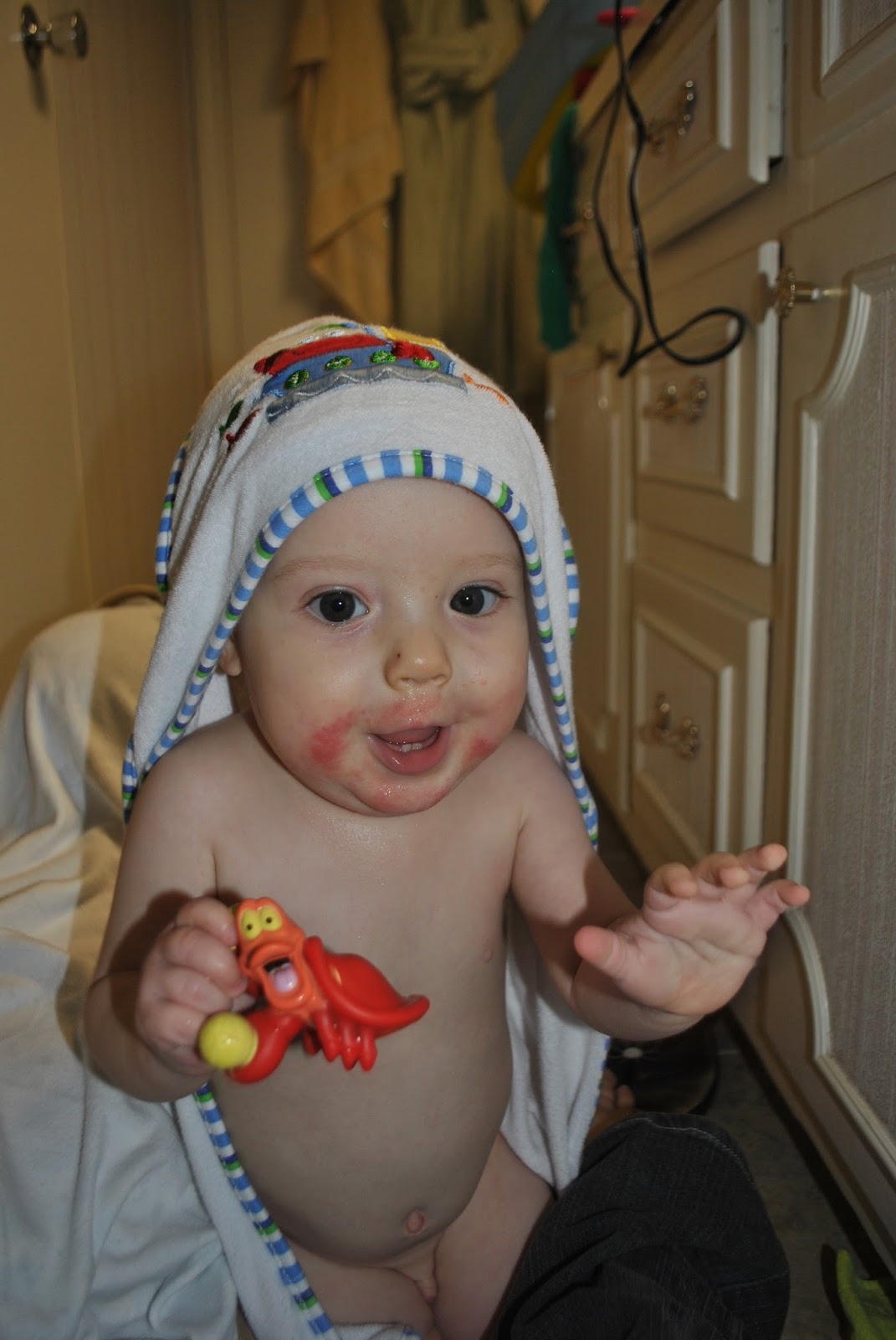Flack Family of Five: Rub a Dub Dub, two babies in the tub!