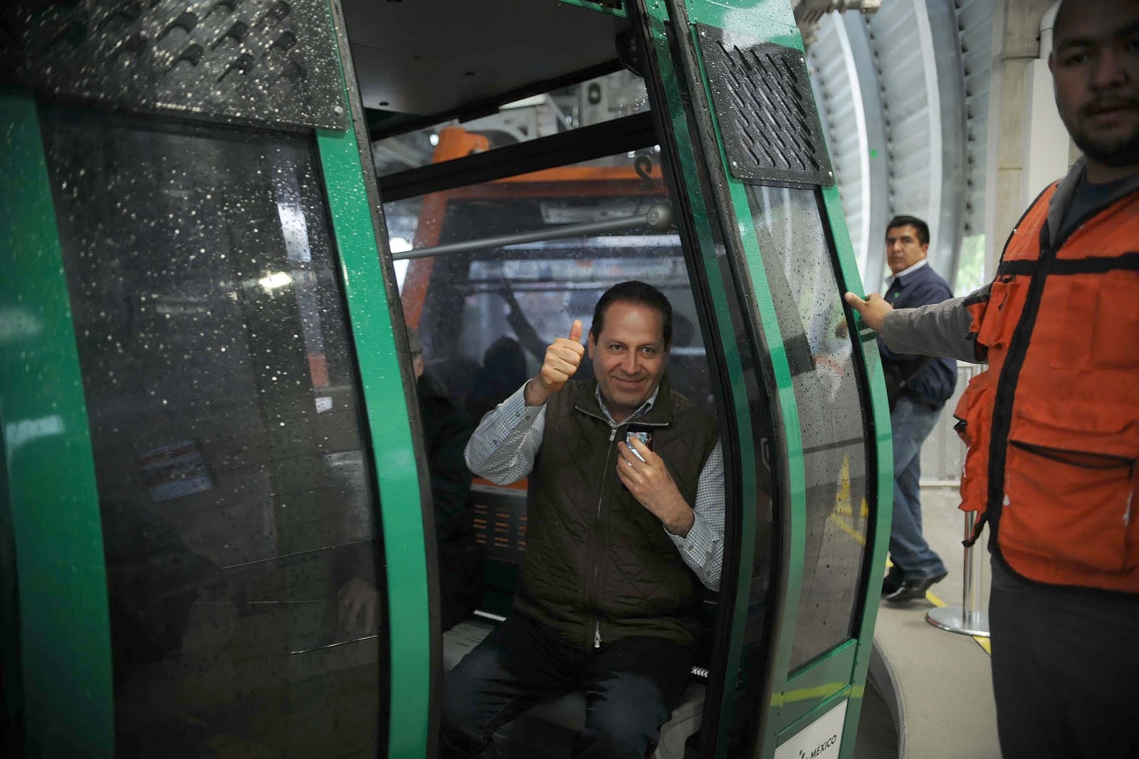 El mexiquense Hoy: SUPERVISA ERUVIEL ÁVILA SERVICIO QUE OFRECE EL MEXICABLE