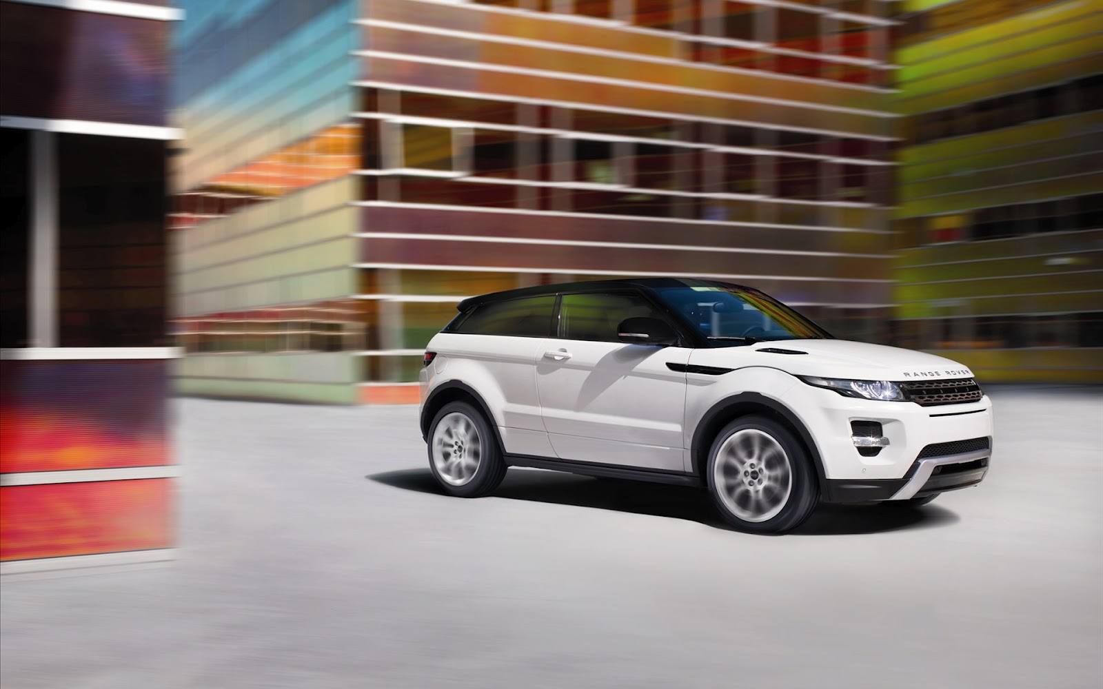Wallpapers of beautiful cars: Land Rover / Range Rover Evoque