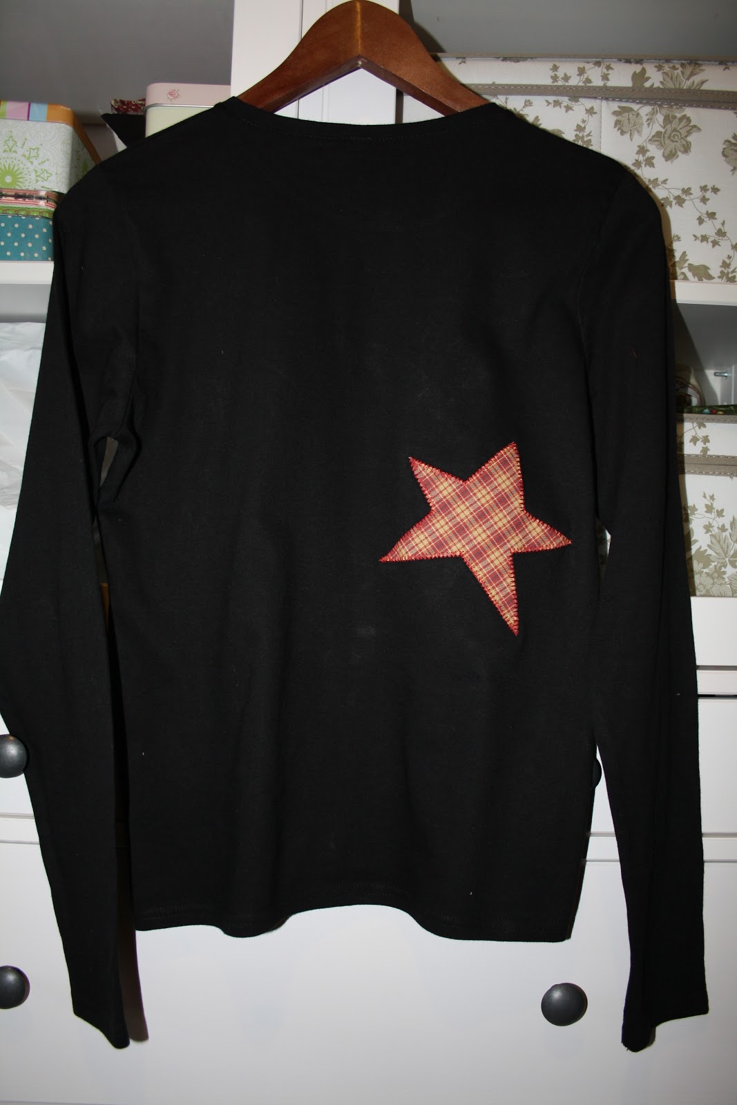 MIMOSA PATCHWORK: GATO LUNÁTICO VERSIÓN CAMISETA