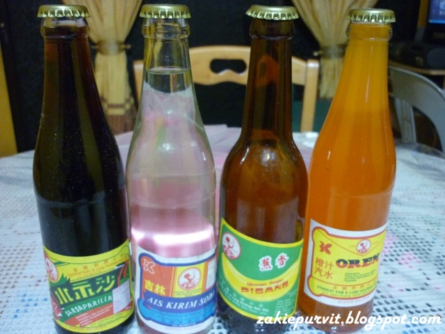 TITISAN NURANI: Nostalgia kembali. Pernah jumpa air botol kaca seperti ini?