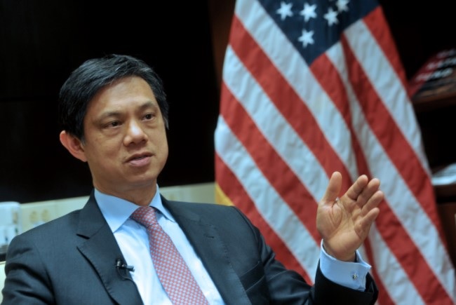 Hoyt Brian Yee to Serbia: you cannot sit on two seats