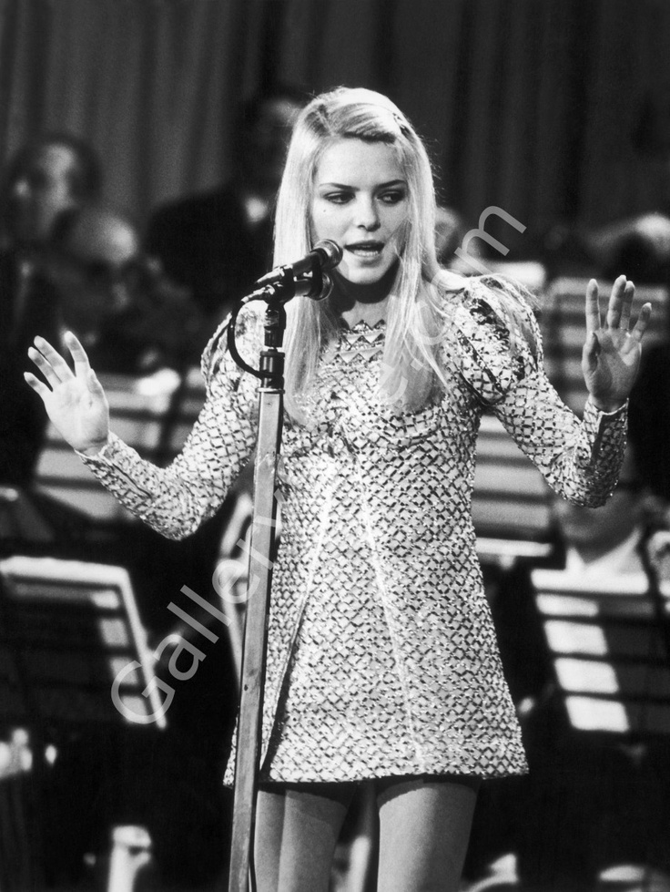 French Star Singer France Gall Dies Aged 70 - FOW 24 NEWS