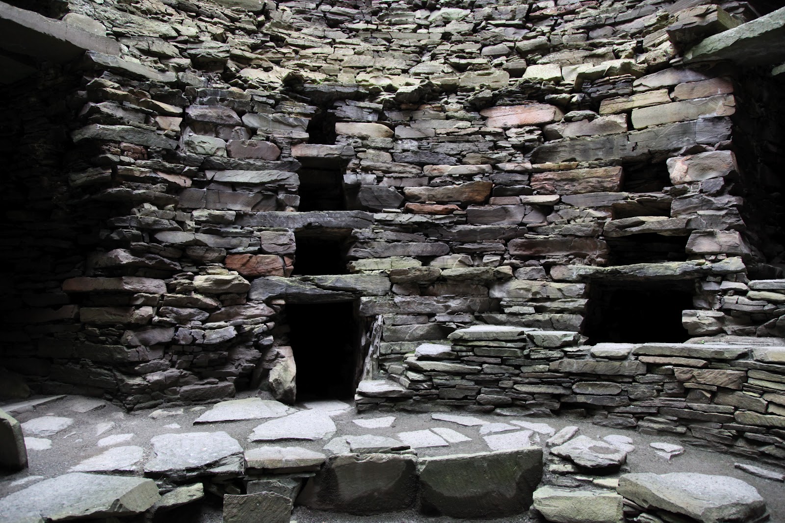 voussoirs: MOUSA BROCH