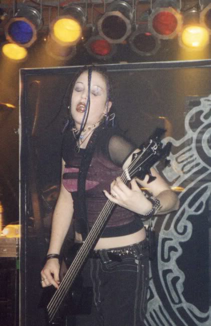 Talena Atfield: Tocando en vivo