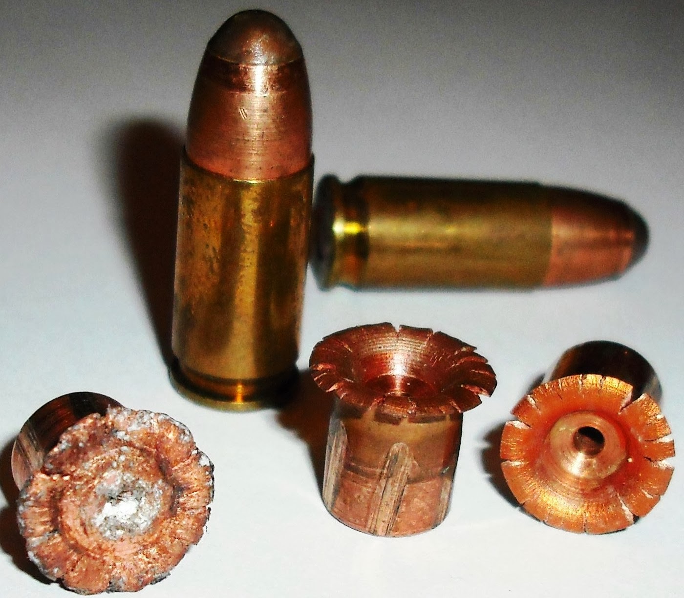 PROYECTILES DE USO POLICIAL Y SUS COMPORTAMIENTOS