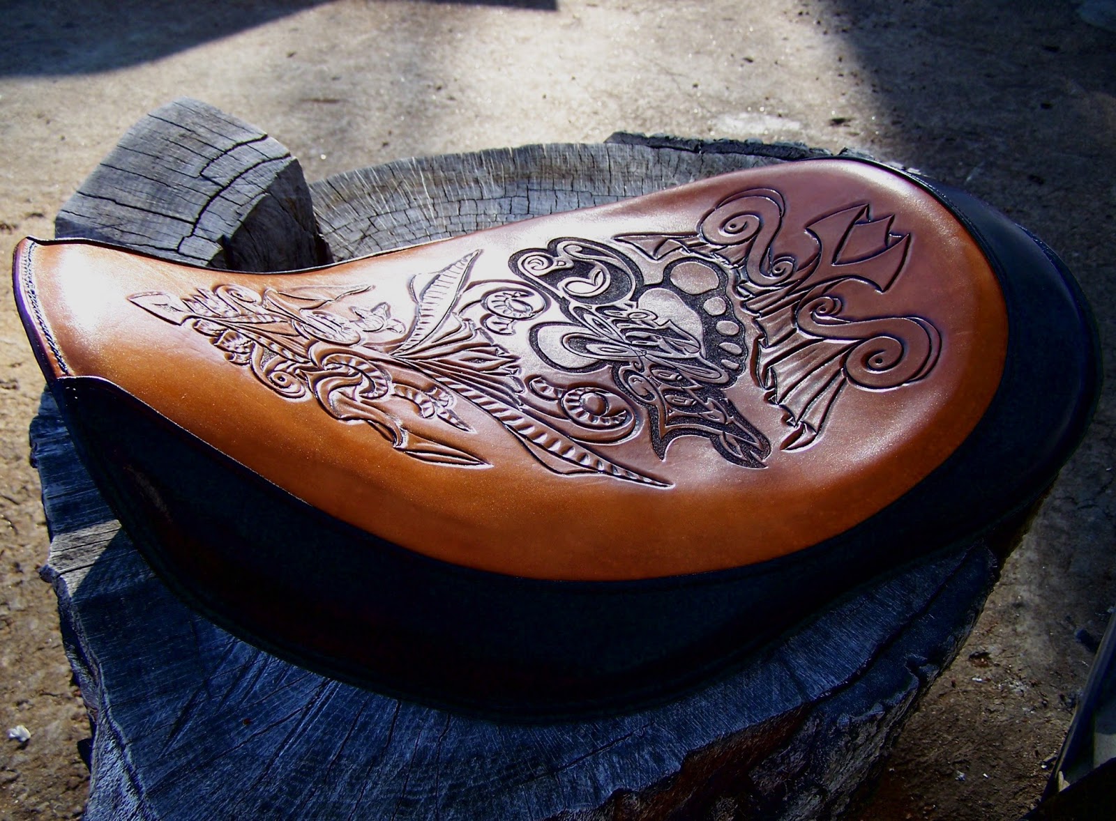 Moody's Garage: Custom Leather Motorcycle Seat - Justin Giddings