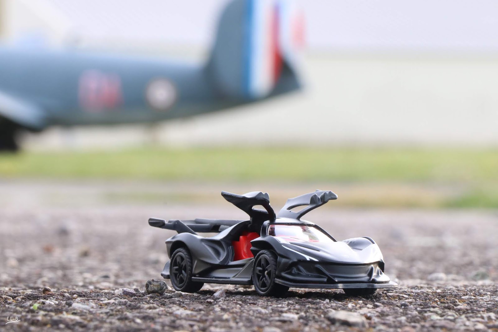 Apollo IE par Siku, la voiture de tous les superlatifs ! - Mininches