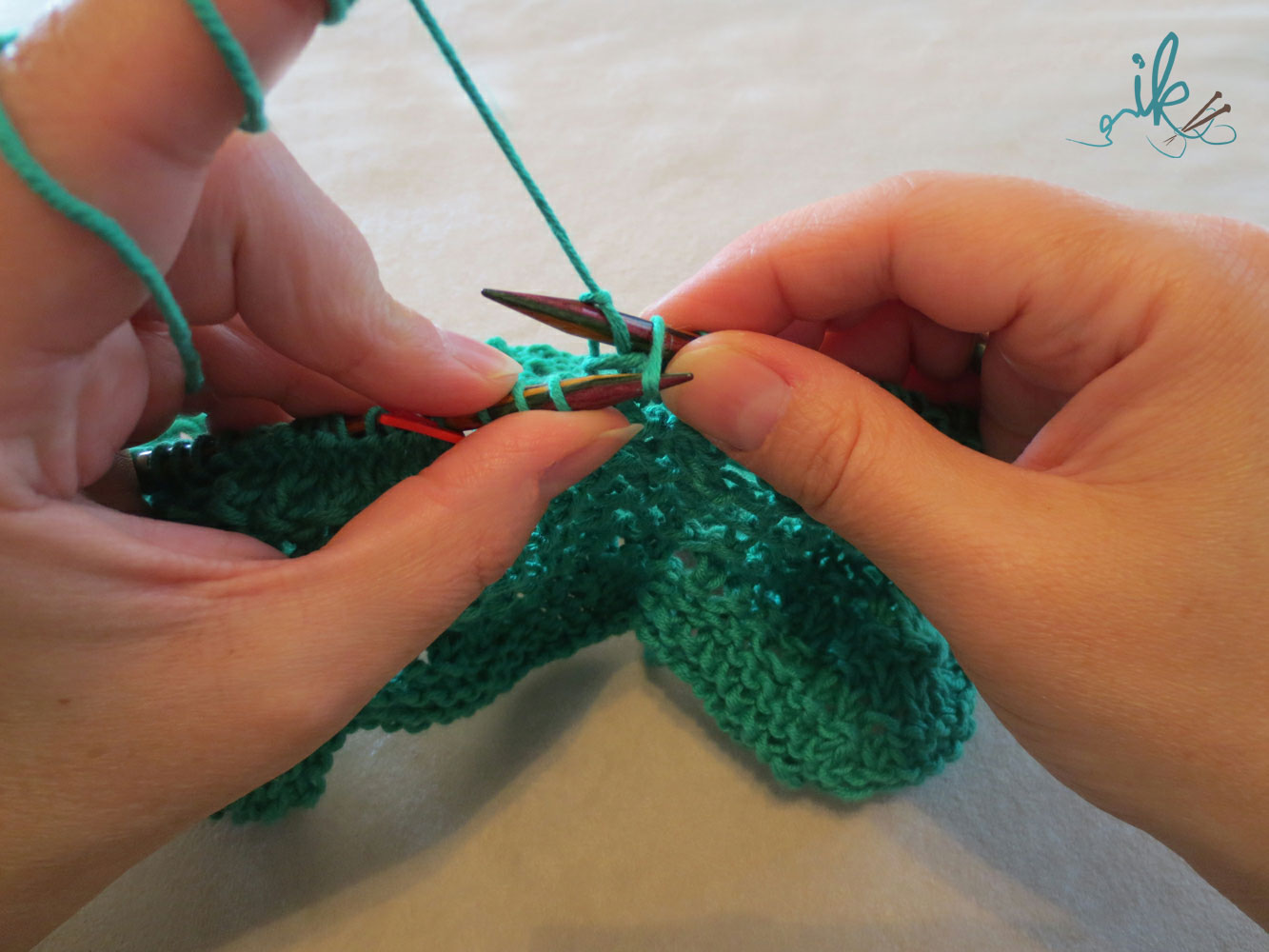 Strickmuster: Wie stricke ich Säulenmuster No. 2 mit Lochmuster?