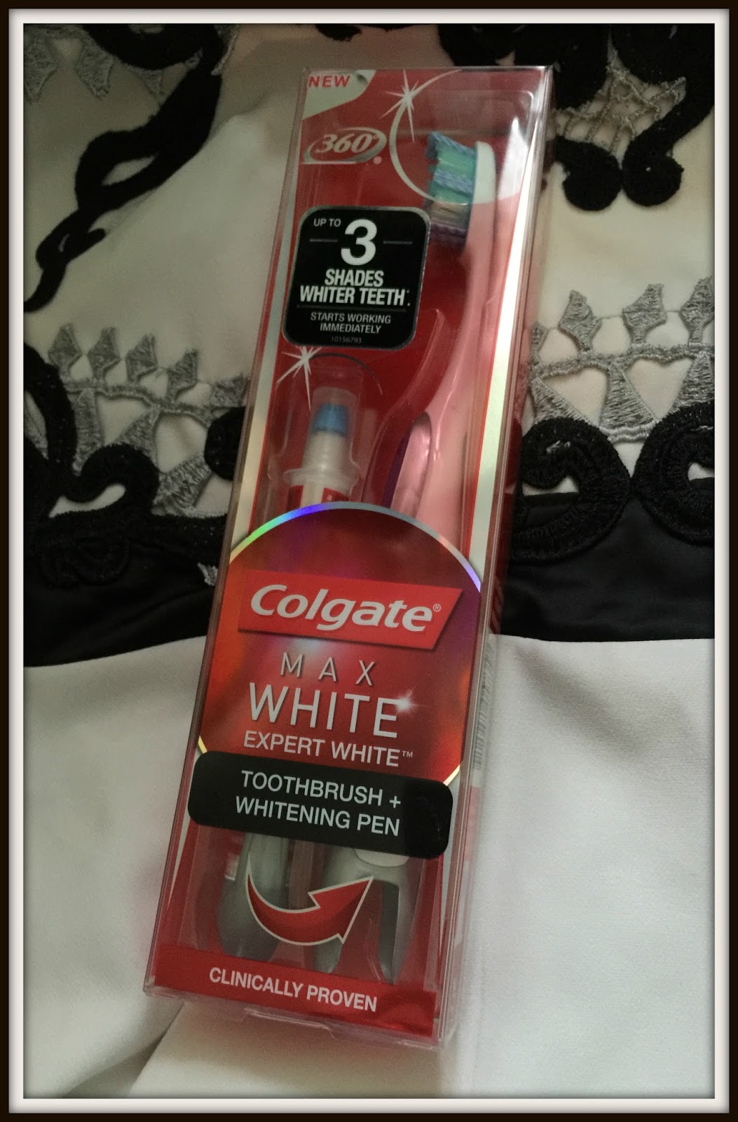 Get whiter teeth in 2 weeks with Colgate teeth whitening pen