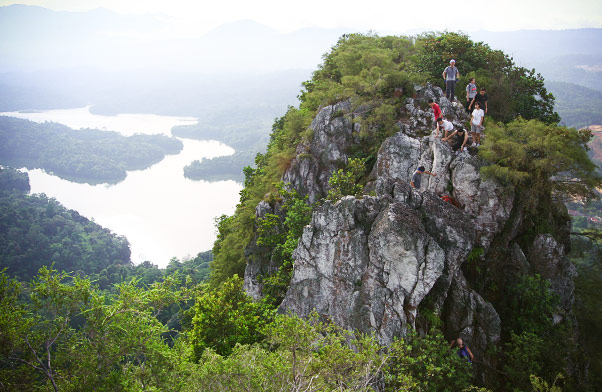 15 Lokasi Mendaki Gunung & Bukit Popular Seluruh Malaysia Buat Peminat ...