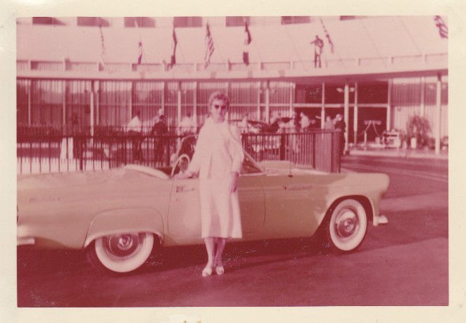 35 Vintage Snapshots of People Posing with Their Classic Convertible ...