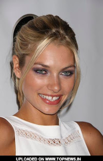 list of celebs: List of Celebs with Gaps in their teeth- Gap Toothed ...