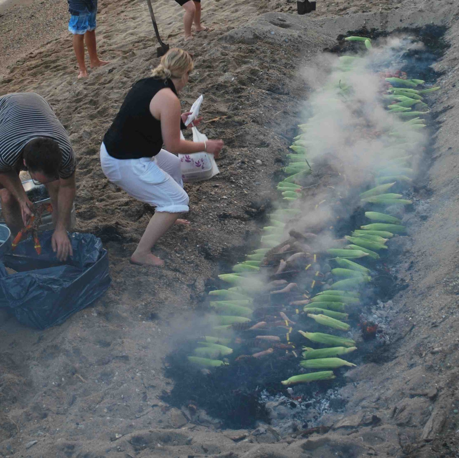 ARTS&FOOD®™: The New England Clambake (Cooked on the Beach) - A Grand ...