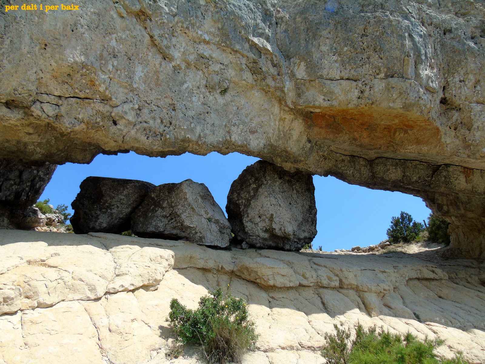 Serra de Montsià: a la Foradada por el Bosc del Burgar ~ Per Dalt i Per ...