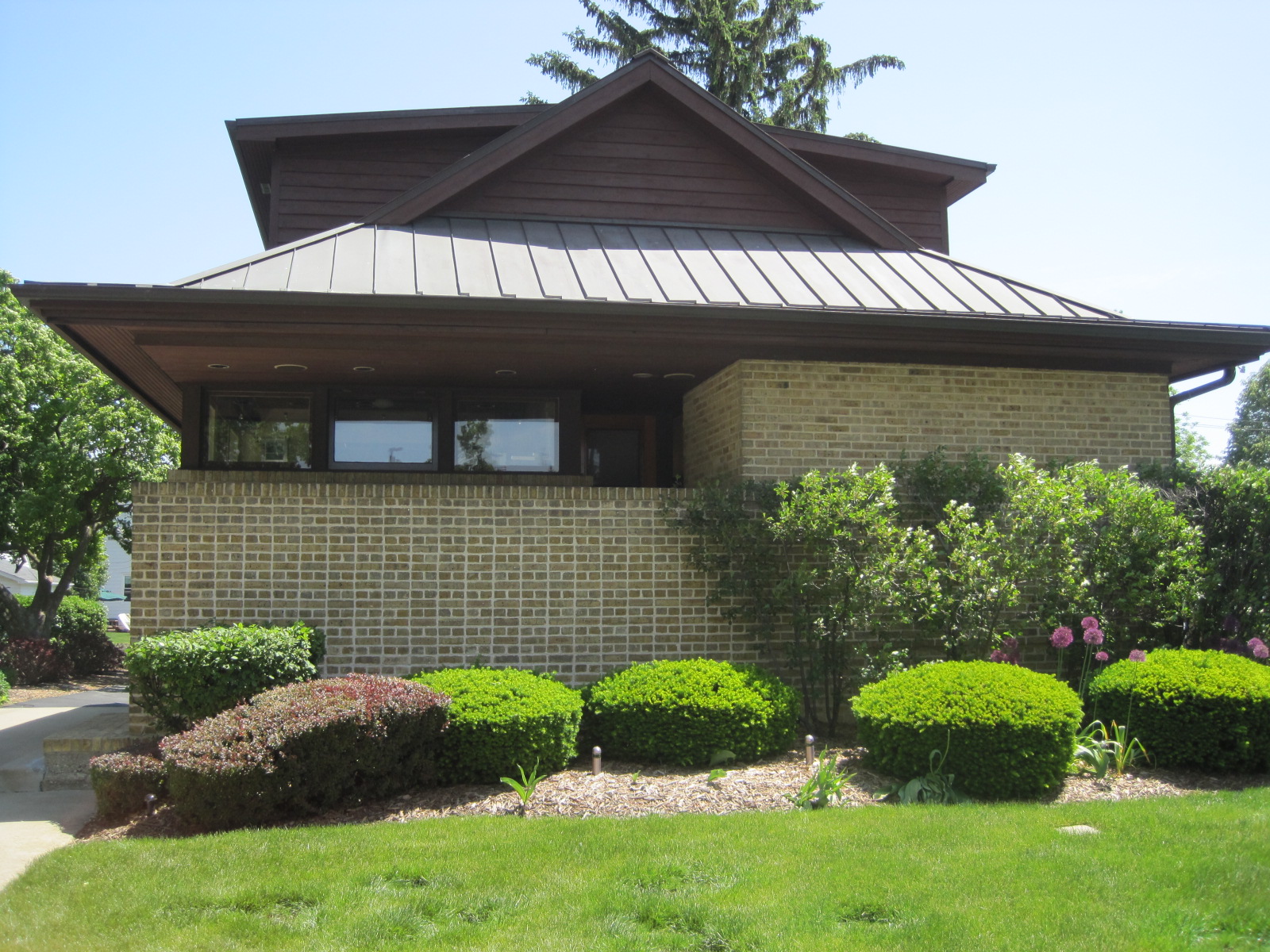 An Architecturally Significant House in Mount Prospect
