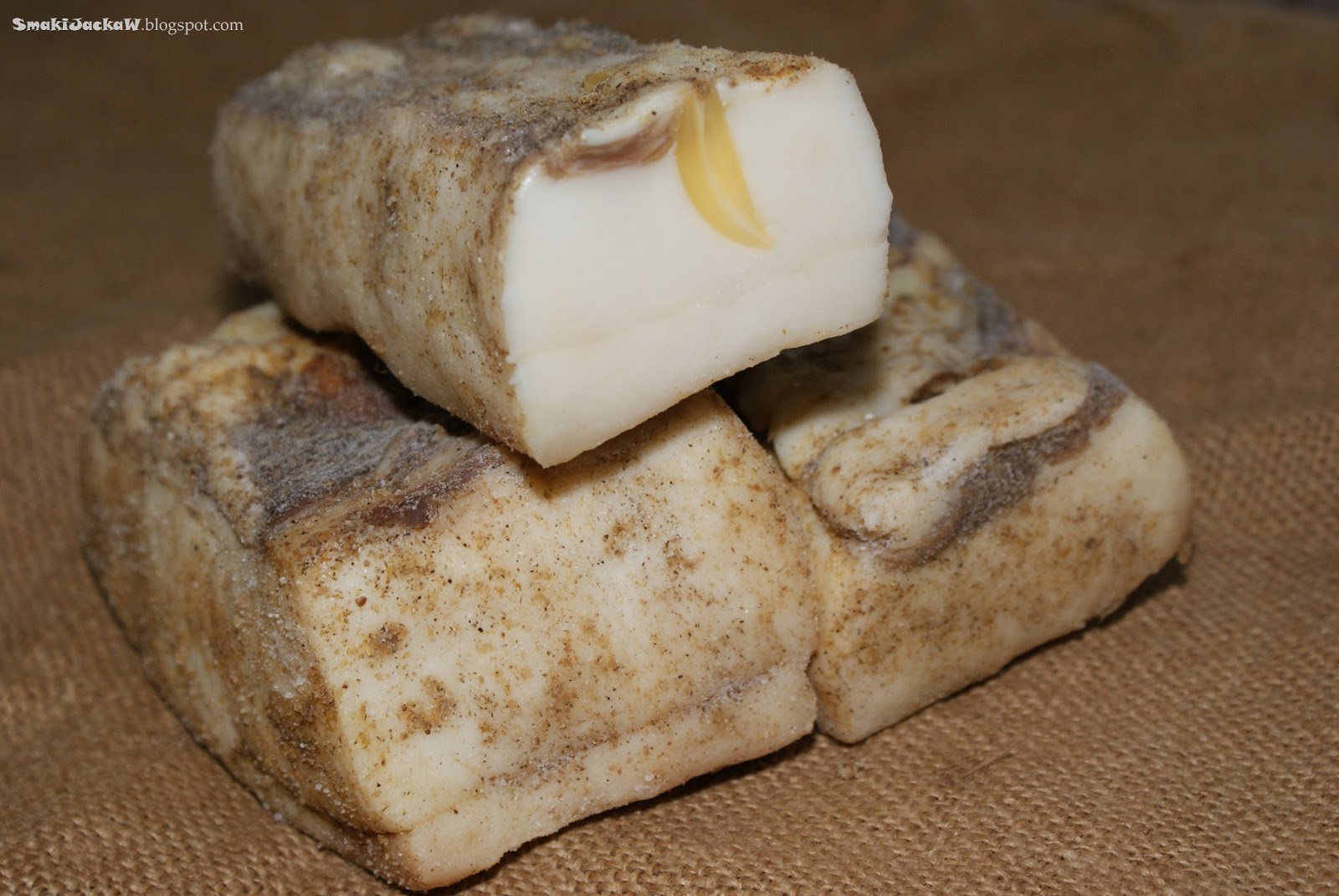 Domowy wyrób. Coś do chleba i talerza.: Słonina czosnkowa z soli